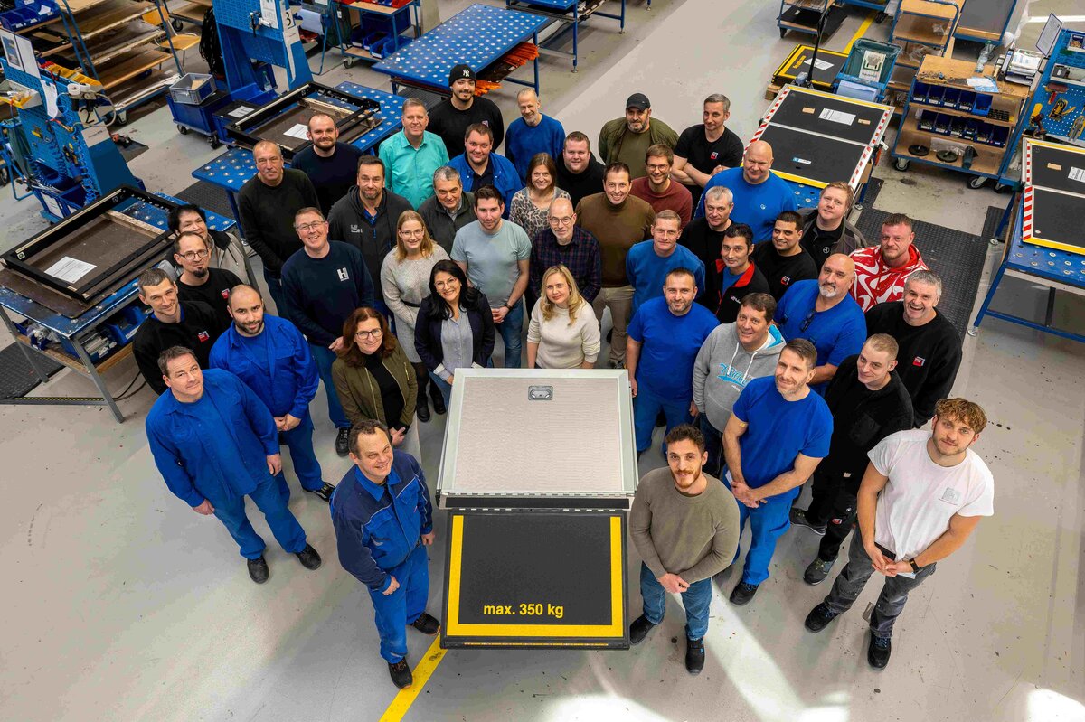 HÜBNER Comfort Double Ramp sets new standards in bus access - Proven ...