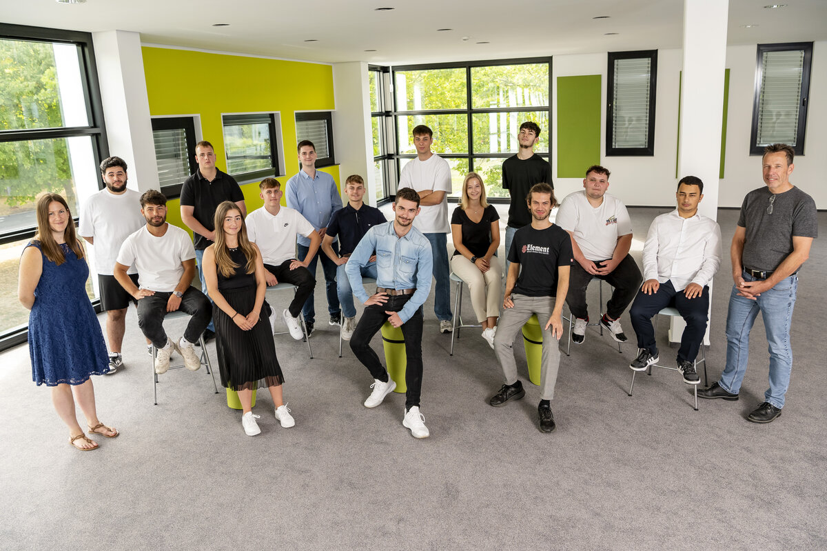 Start of professional life: HÜBNER welcomes 15 junior employees
