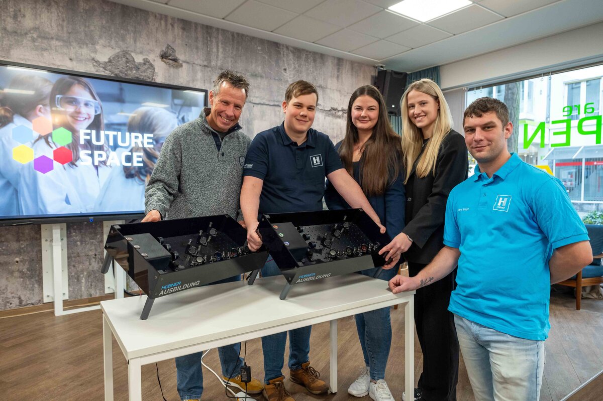 Trainees build their own laser setups for Future Space Kassel - HÜBNER ...