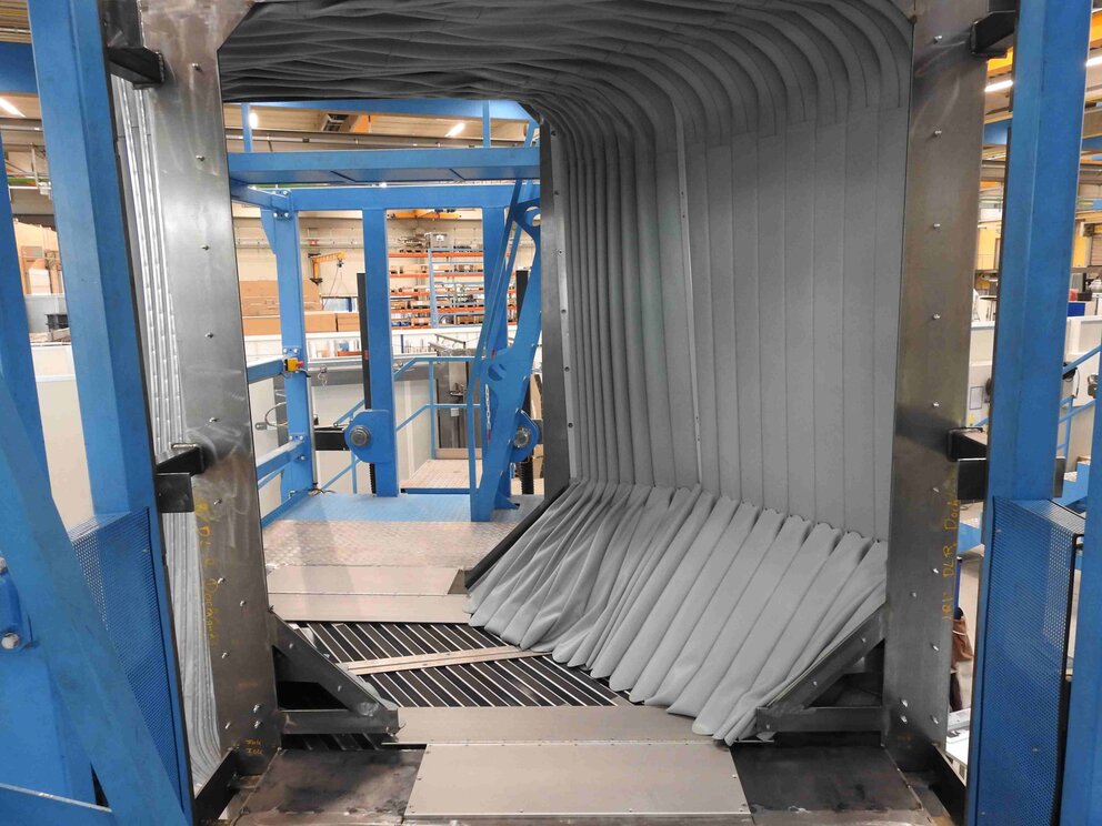 172 gangway systems to be built for new generation of CAF trains in ...